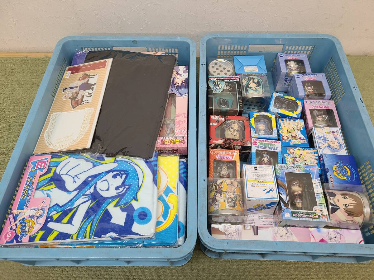 Yahoo!オークション - 078-Q86) 現状品 アニメ その他 グッズ まとめ売...