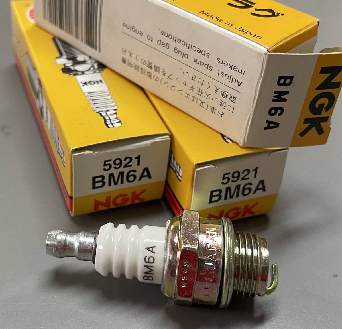 Yahoo!オークション - BM6A スパークプラグ 3本 未使用品 (NGK)