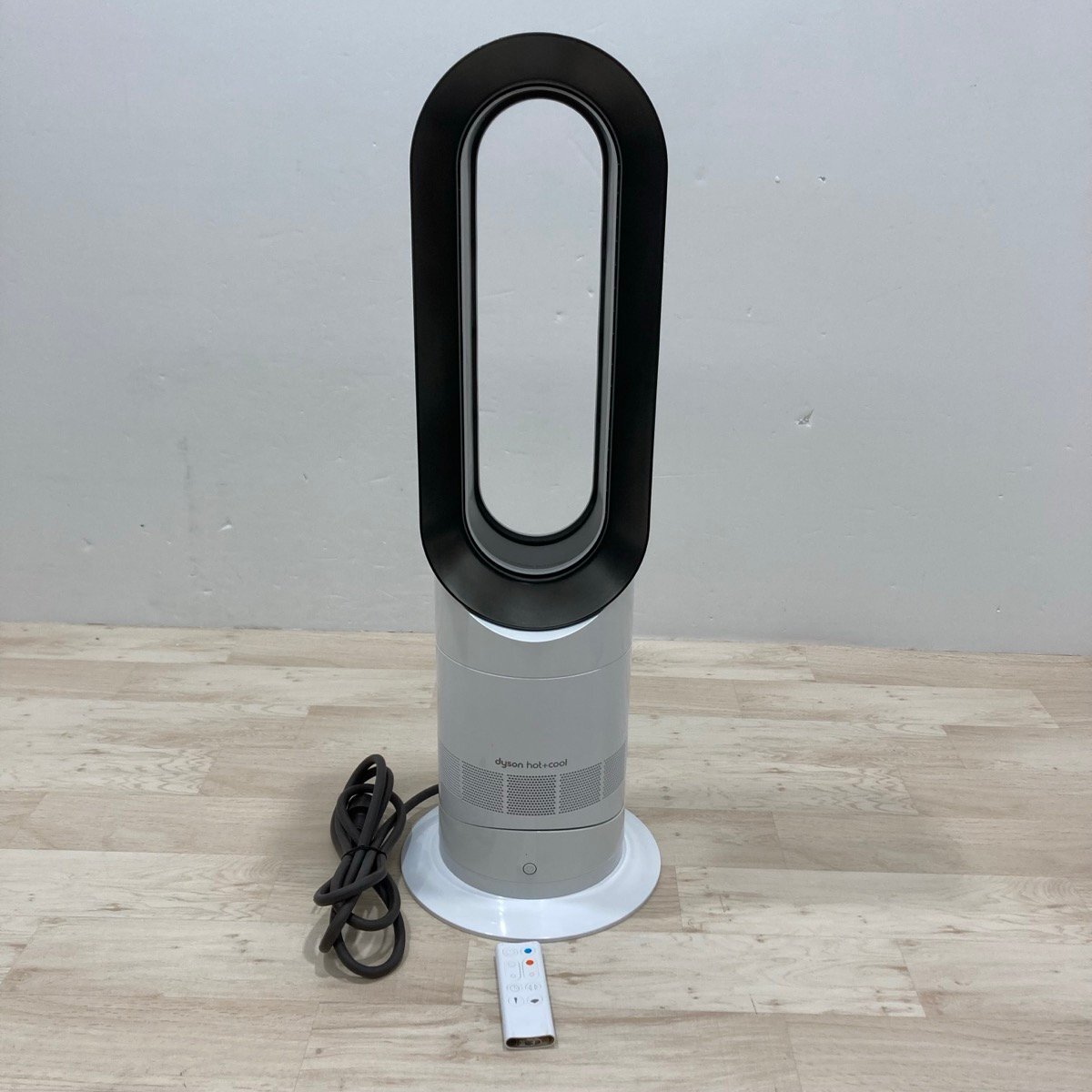 dyson ダイソン Hot & Cool AM09 セラミックファンヒーター 温風 冷風 C9893(その他)｜売買されたオークション情報、yahooの商品情報をアーカイブ公開 ...