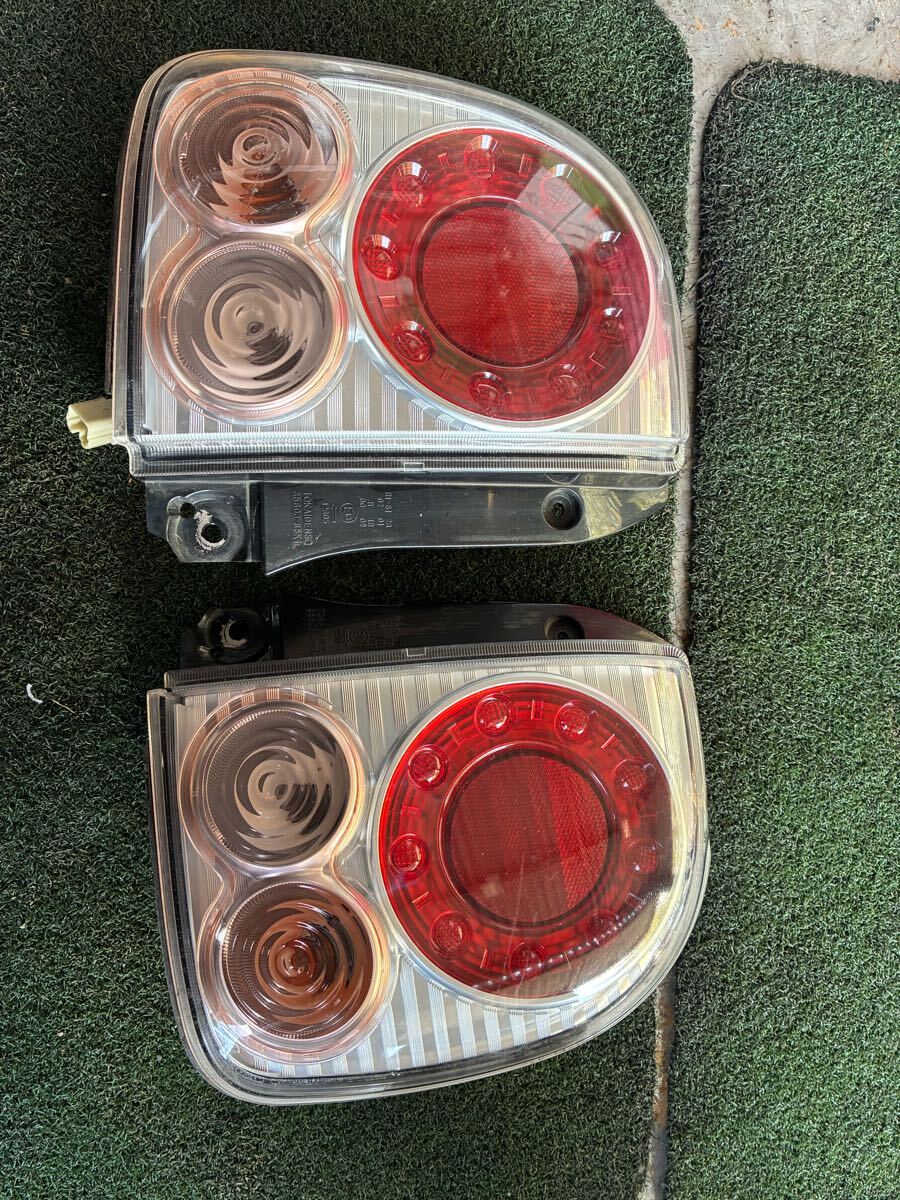 Yahoo!オークション - スズキ ラパン HE22S テールランプ左右セット