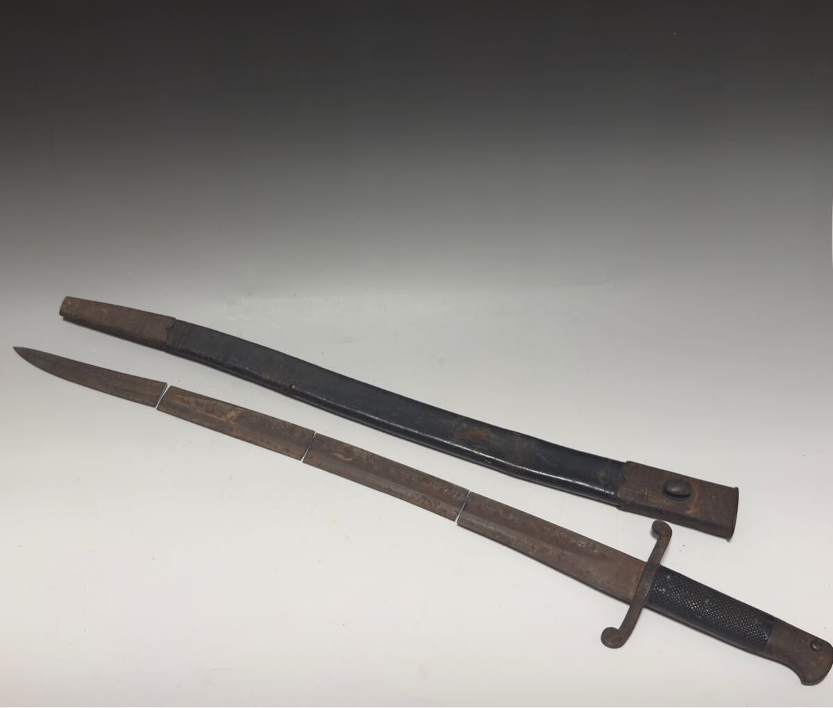 明治維新 残欠 サーベル 革鞘 ヤタガン式銃剣 軍刀 コレクション 明治維新 残欠 サーベル 革鞘 ヤタガン式銃剣 軍刀 コレクション