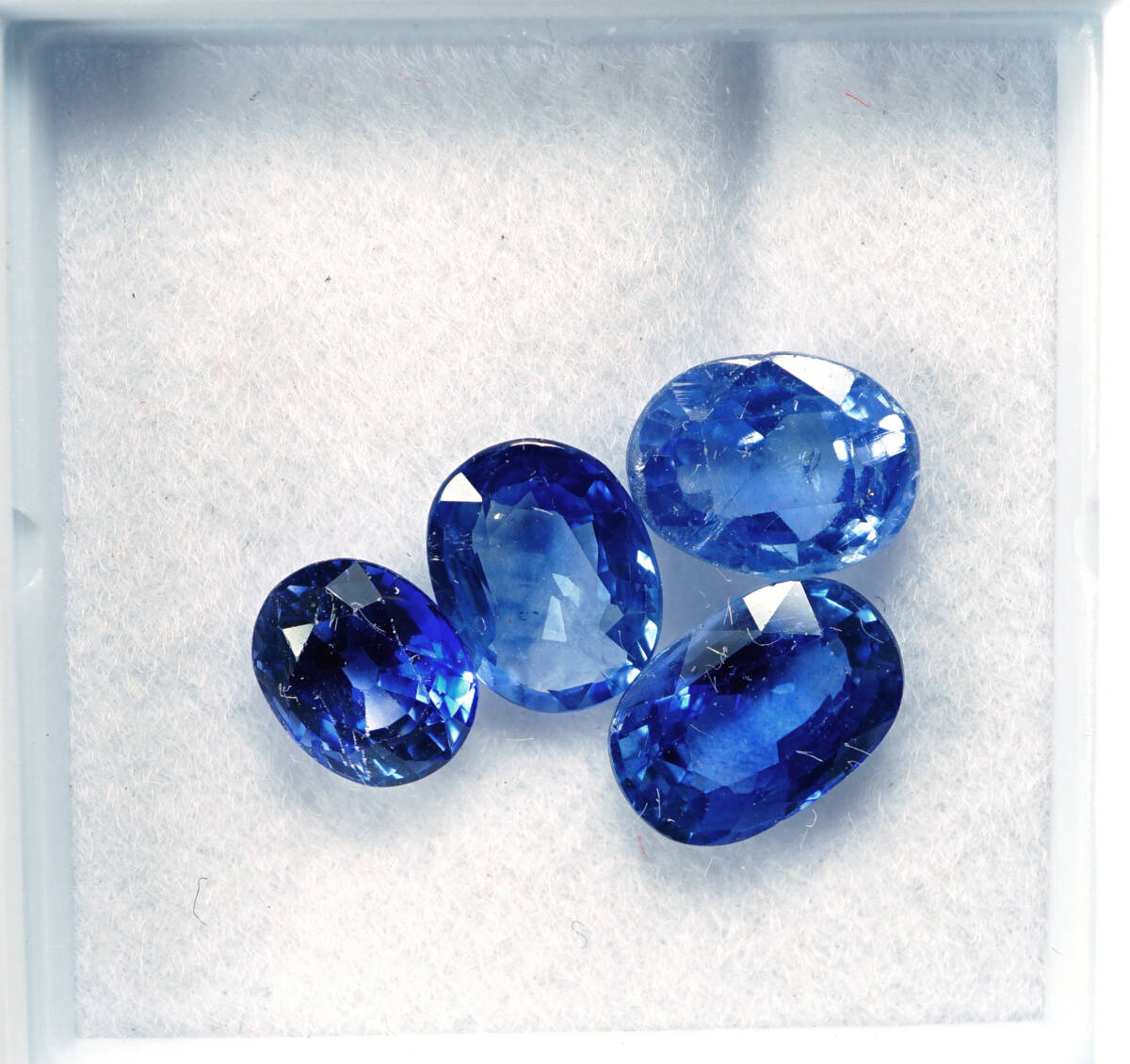 Yahoo!オークション - おまとめ天然サファイア 最高級 3.81ct ルース ...