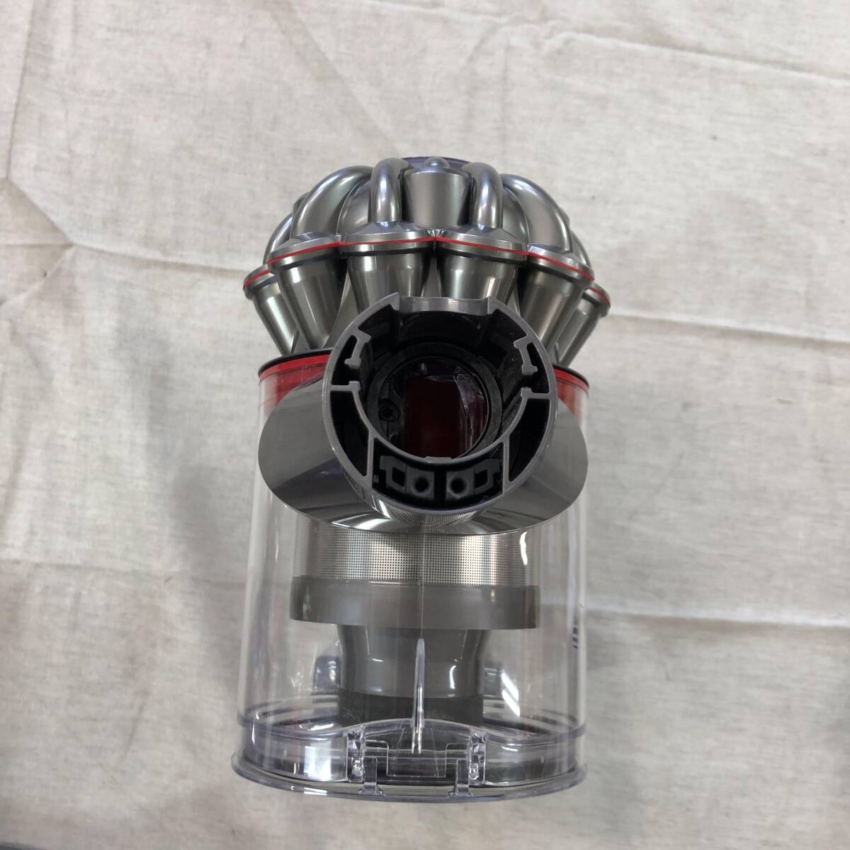 未使用 Dyson(ダイソン) コードレス掃除機 Dyson V8 Slim Fluffy 未使用 Dyson(ダイソン) コードレス掃除機 Dyson V8 Slim Fluffy