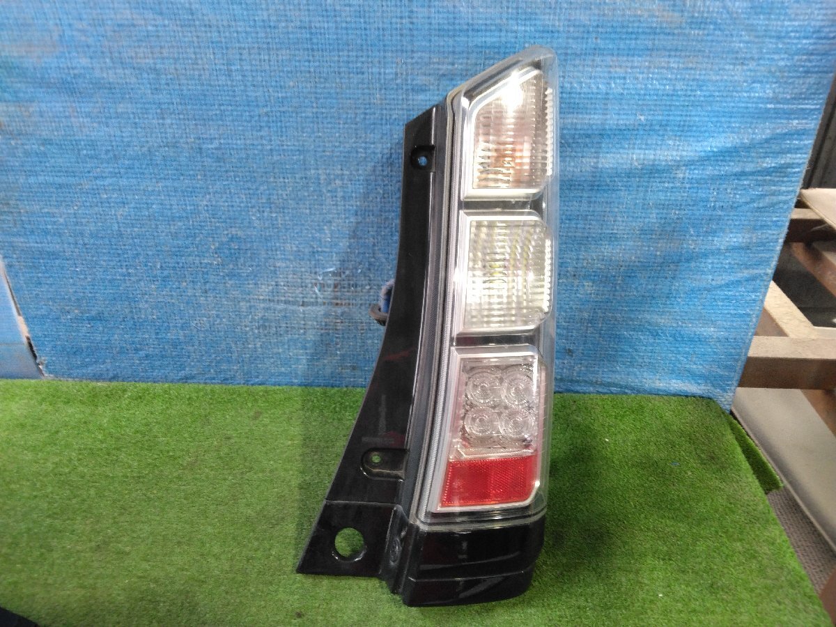JF1/JF2 N-BOX 前期 右テールランプ ICHIKOH D105(テールライト)｜売買されたオークション情報、yahooの商品情報をアーカイブ公開 - オークファン（aucfan.com）