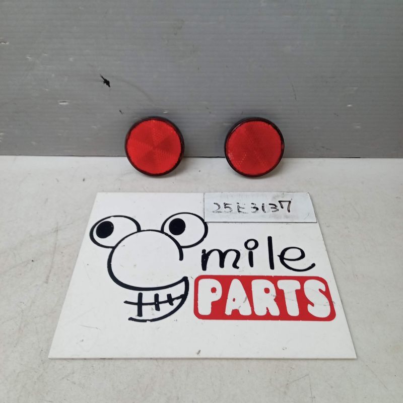 Yahoo!オークション - DC5W ベリーサ 純正 左右リフレクター 1A...