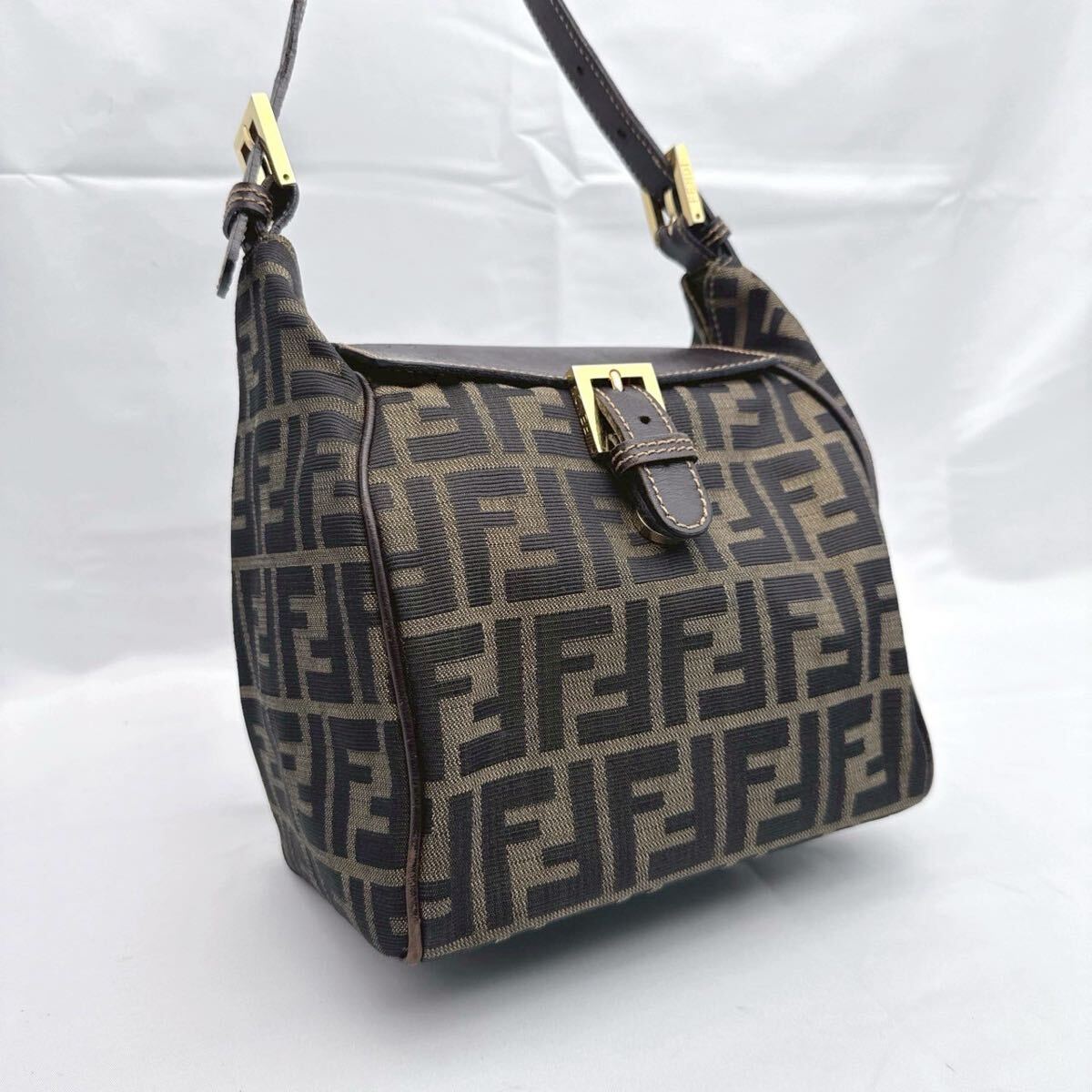 Yahoo!オークション - g514 フェンディ FENDI ズッカ ハンドバッグ シ...