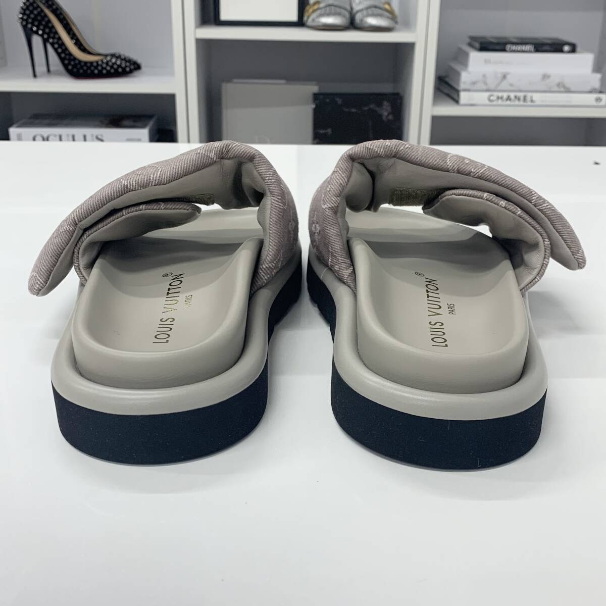 M11988 未使用 ヴィトン プールピローライン ロゴ モノグラム M11988 未使用 ヴィトン プールピローライン ロゴ モノグラム