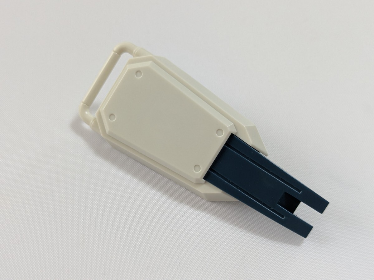 Yahoo!オークション - 同梱送料120円 HG 1/144 Ez8 解体品 シールド ガ...