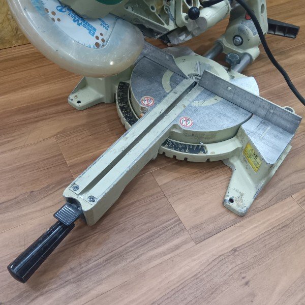 Yahoo!オークション - マキタ makita M244 190mm スライドマルノコ【船...