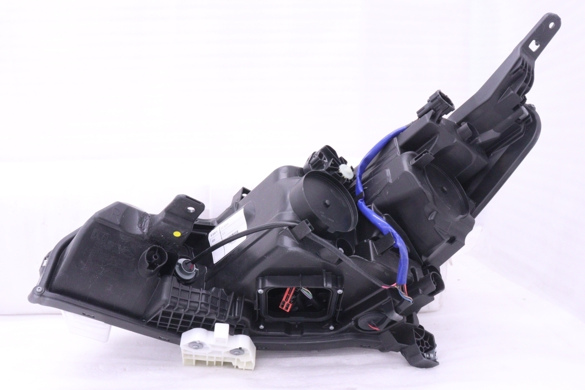 Yahoo!オークション - 53-2245 美品 後期 LED ZE1 リーフ 右ヘッドライ...