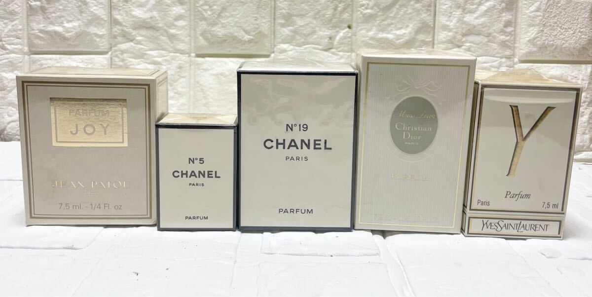 未使用☆未開封☆CHANEL N5 シャネル PARFUM 香水 7ml N19 PARFUM 香水 28ml ディオール イヴサンローラン JEAN 等 大量 まとめて 5点 B8