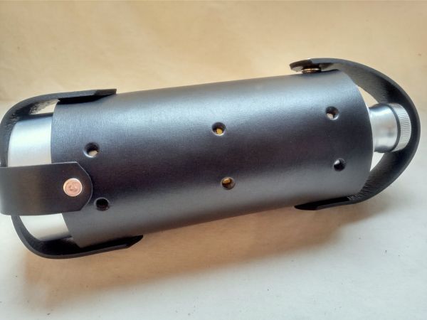 Yahoo!オークション - メルテックFK-06(1L携行缶)＆レザーホルダーセッ...