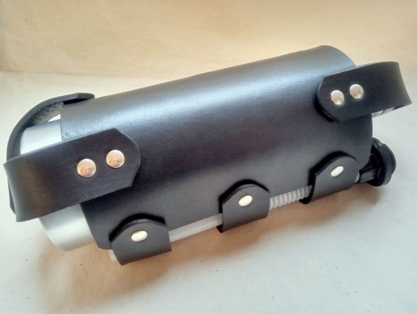 Yahoo!オークション - メルテックFK-06(1L携行缶)＆レザーホルダーセッ...