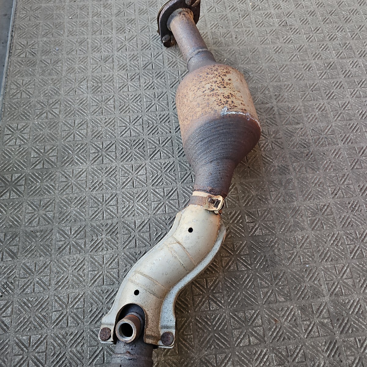 Yahoo!オークション - 三菱コルト 触媒 刻印UZ 4A90 コルト Z21A O2セ...