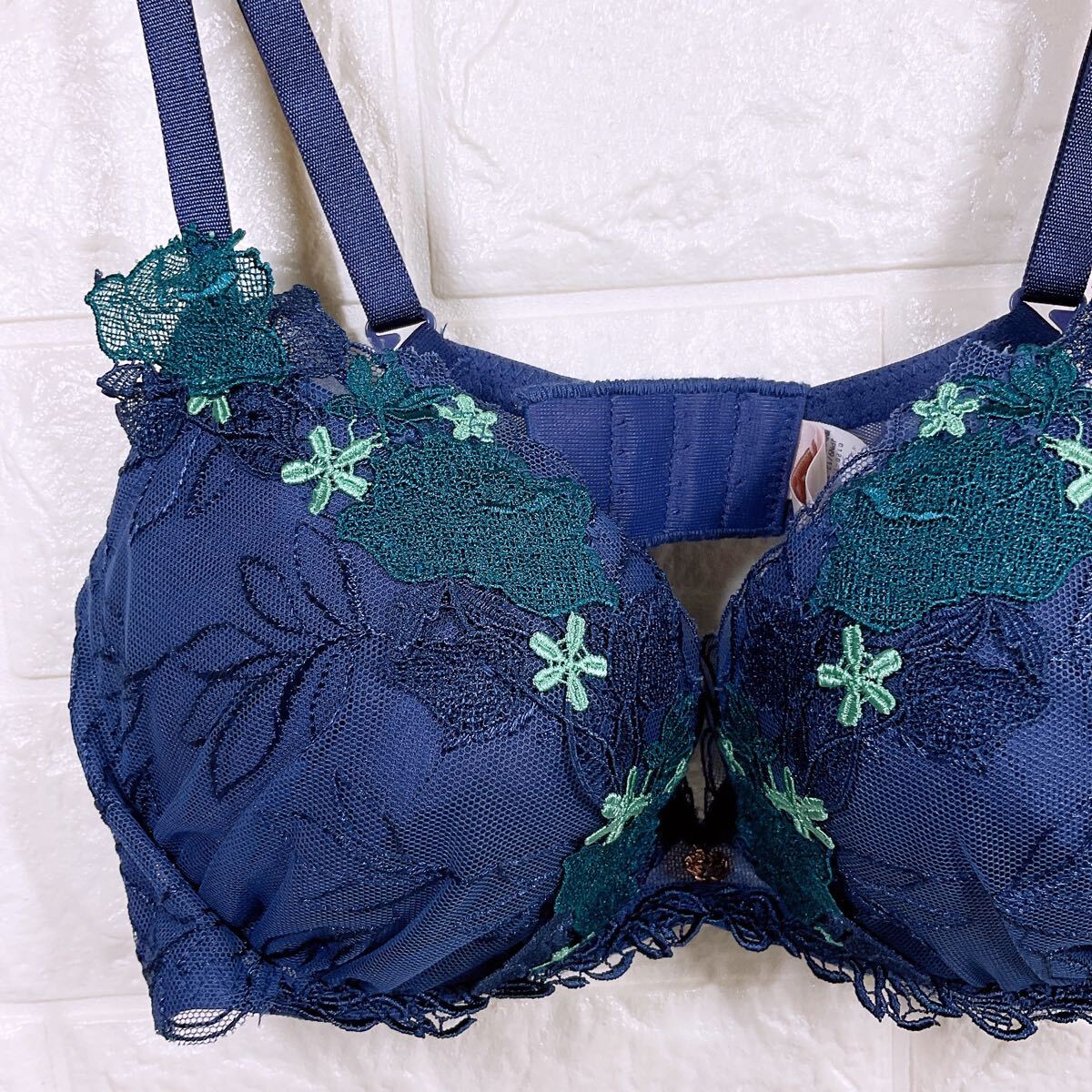 Yahoo!オークション - 新品 トリンプ フロラーレ508 ブラジャー B75