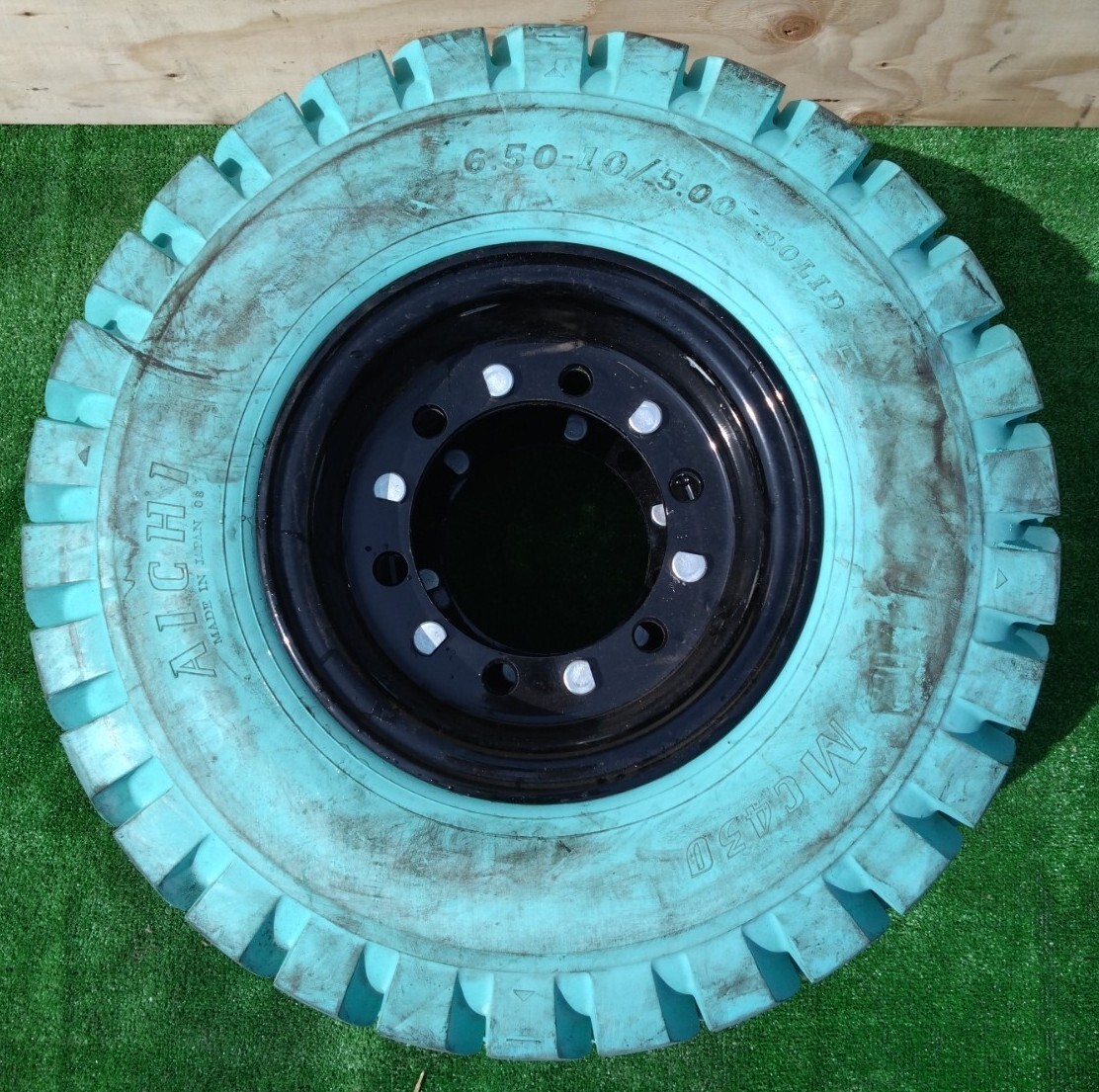Yahoo!オークション - AICHI フォークリフトタイヤ 6.50-10/5.00 ホイ...
