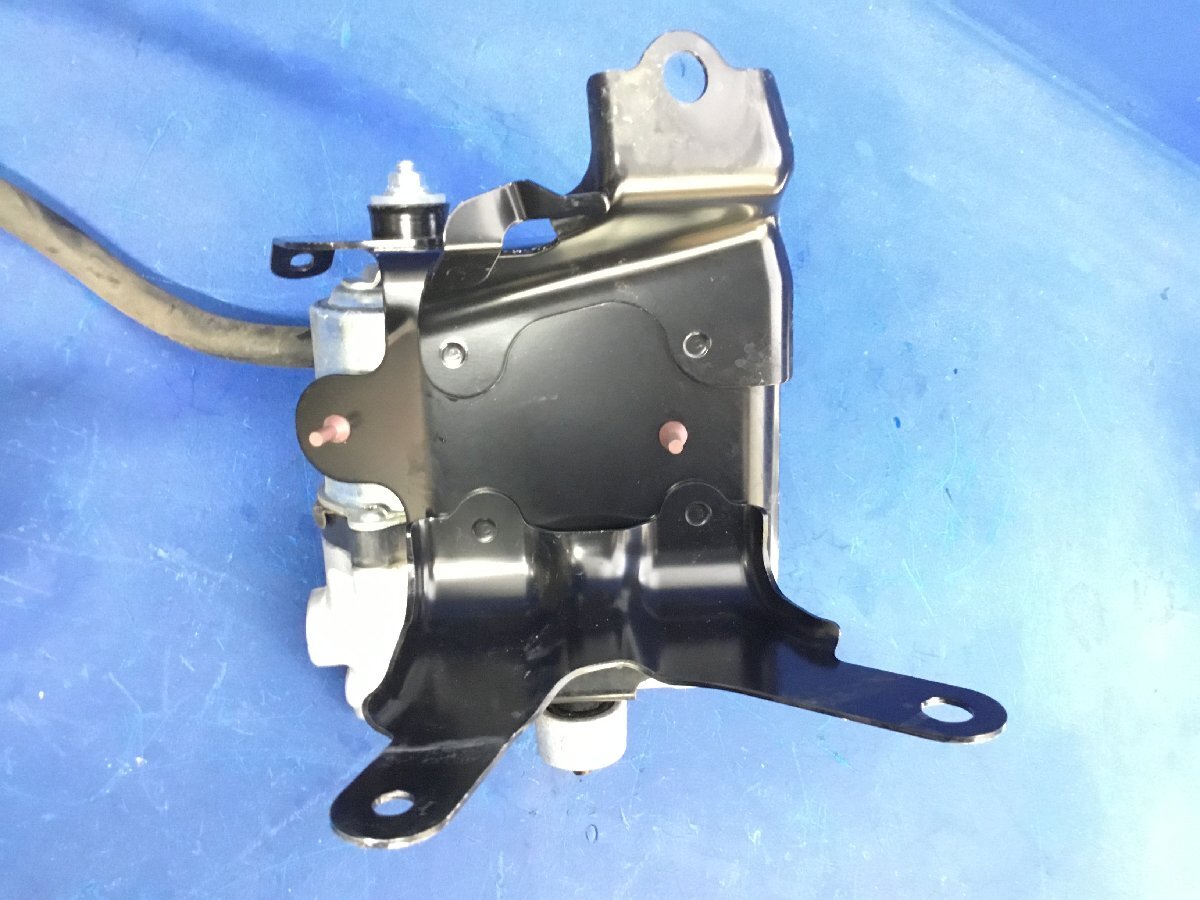 Yahoo!オークション - 売り切り CB トヨタ ZWR80 ヴォクシー ABS アク...