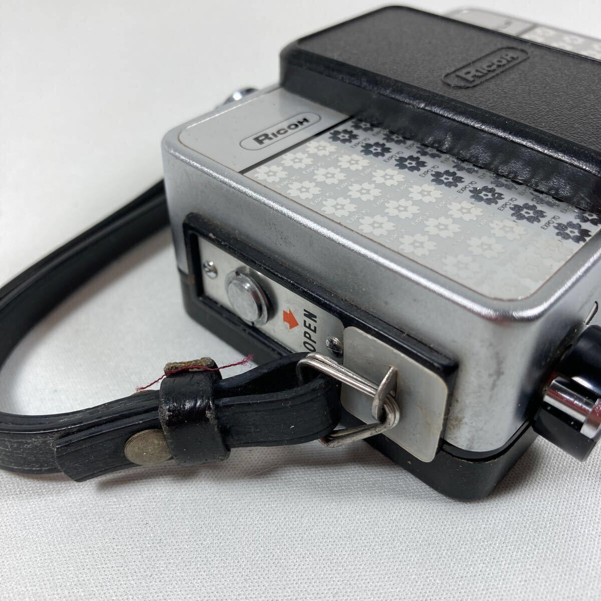 コンパクトフィルムカメラ RICOH リコー AUTO HALF EXPO 70 コンパクトフィルムカメラ RICOH リコー AUTO HALF EXPO 70