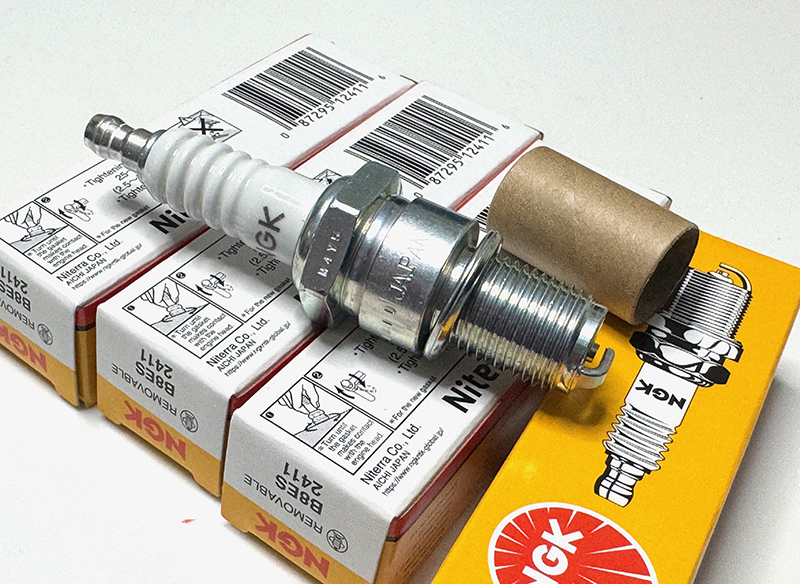 Yahoo!オークション - Z1 Z2 B8ES NGK プラグ 4本セット / 1セット限り