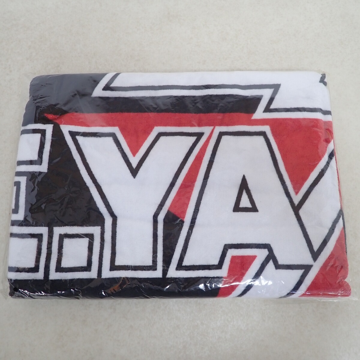 未開封 矢沢永吉 スペシャルビーチタオル SBT ロゴホシ ブラック/ホワイト・レッド E.YAZAWA IO(新品)のオークション落札情報