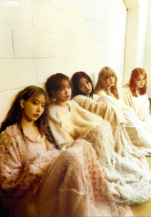 Yahoo!オークション - New LE SSERAFIM/ル・セラフィム 写真付【A4ポ...