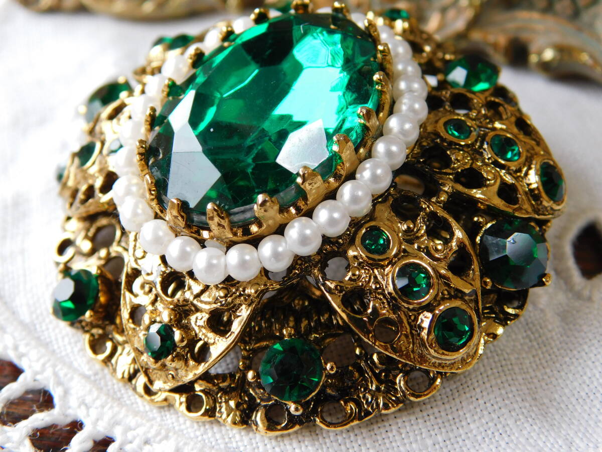 Yahoo!オークション - エメラルドグリーンのヴィンテージブローチ Teas...