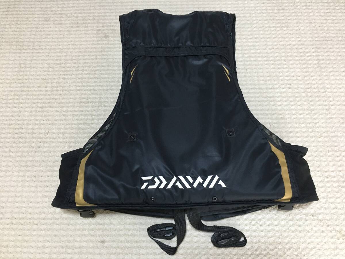 Yahoo!オークション - ダイワ フローティングベスト DF-3607 サイズM ...