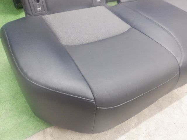 Yahoo!オークション - カローラクロス 3BA-ZSG10 Z リアシート