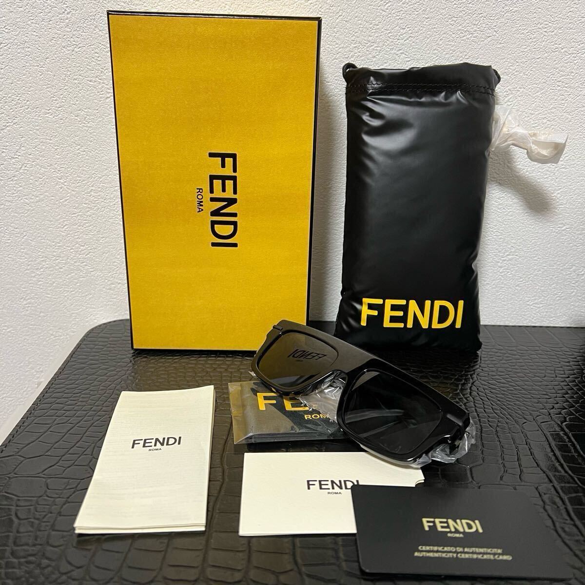 フェンディ FENDI サングラス 太フレーム ビックロゴ ブラック フェンディ FENDI サングラス 太フレーム ビックロゴ ブラック