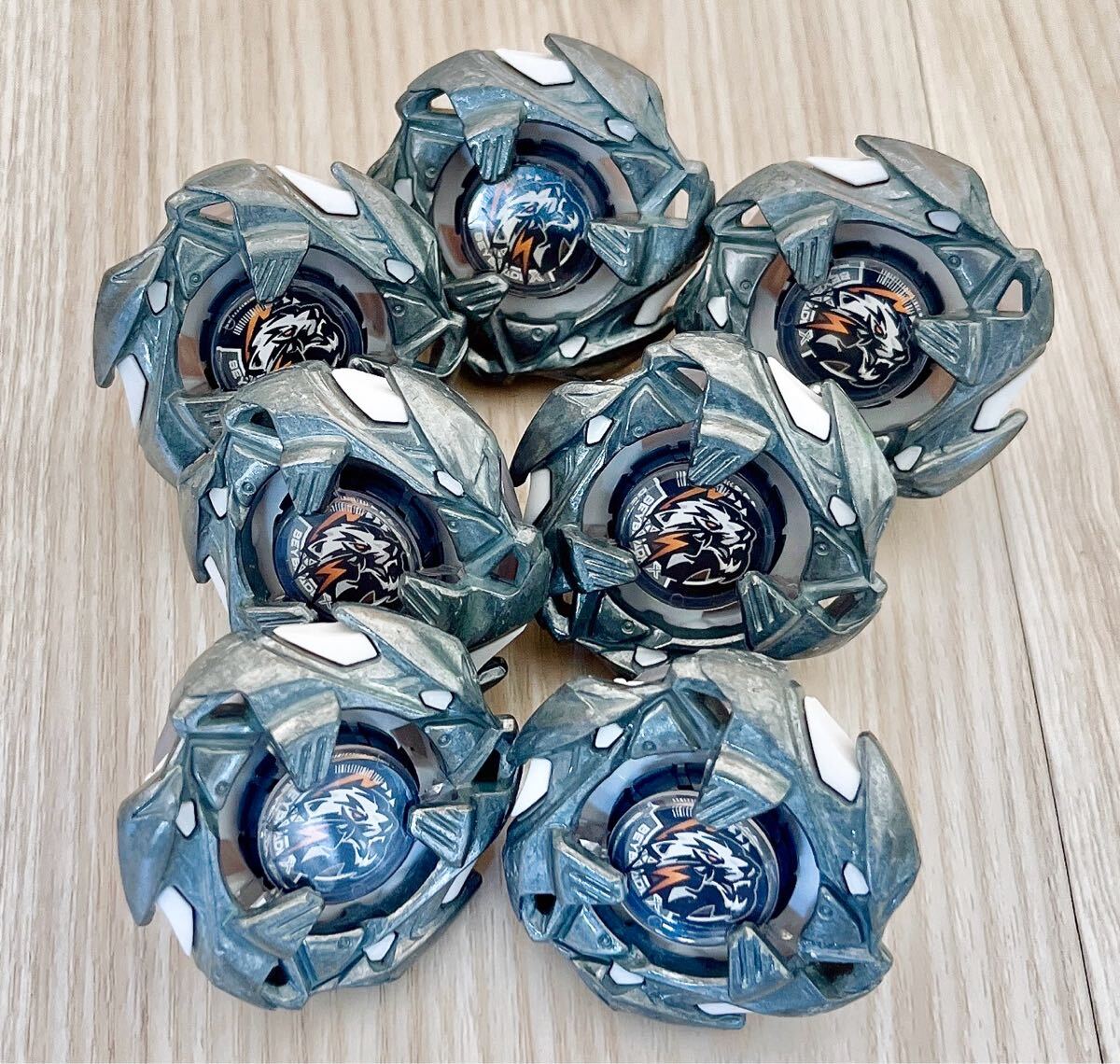 ヴァイスタイガー3-60U ベイブレードX 7個まとめ売り beyblade 1 ヴァイスタイガー3-60U ベイブレードX 7個まとめ売り beyblade 1
