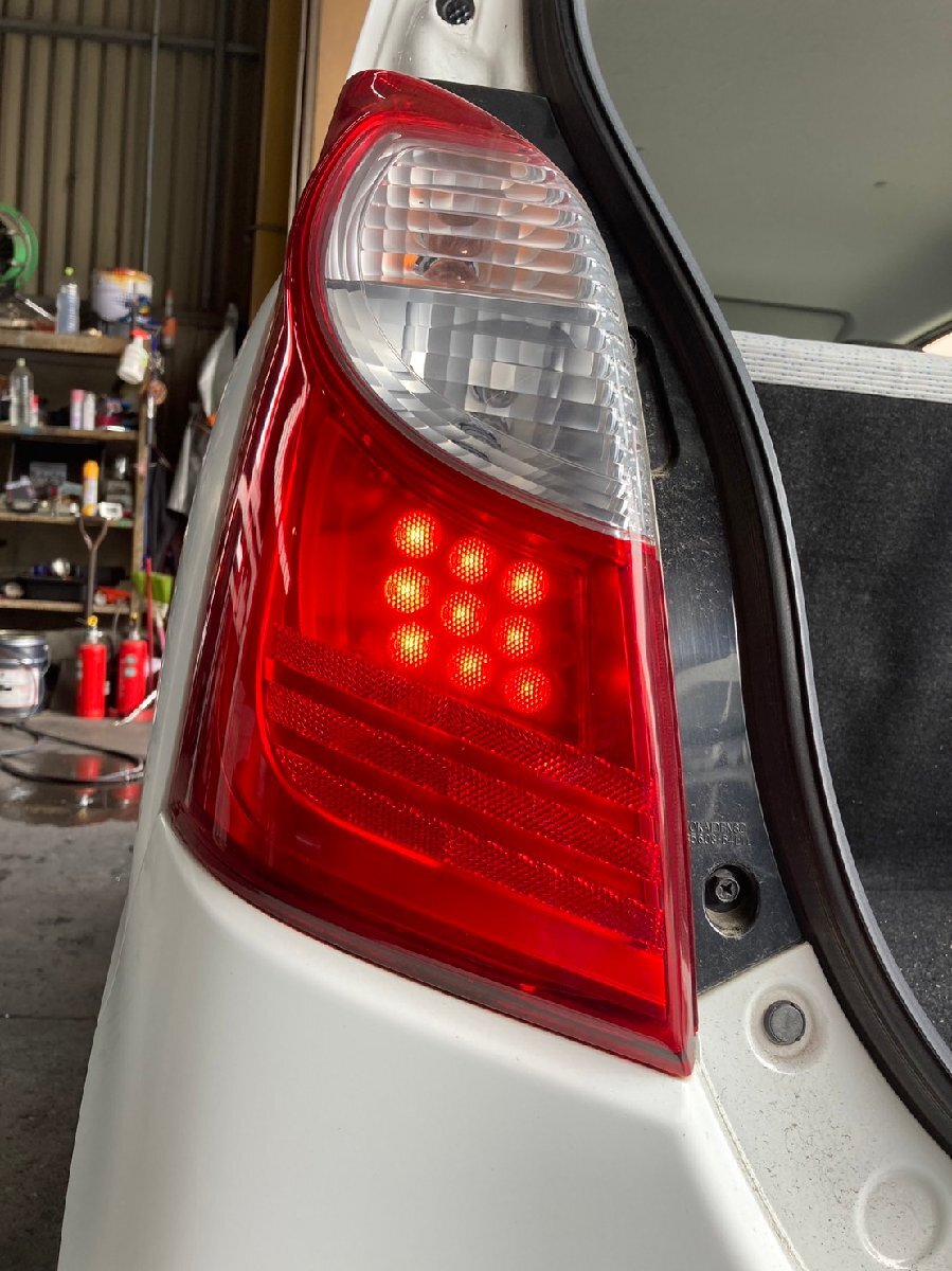Yahoo!オークション - 美品 スズキ アルトエコ HA35S 左テールランプ ...