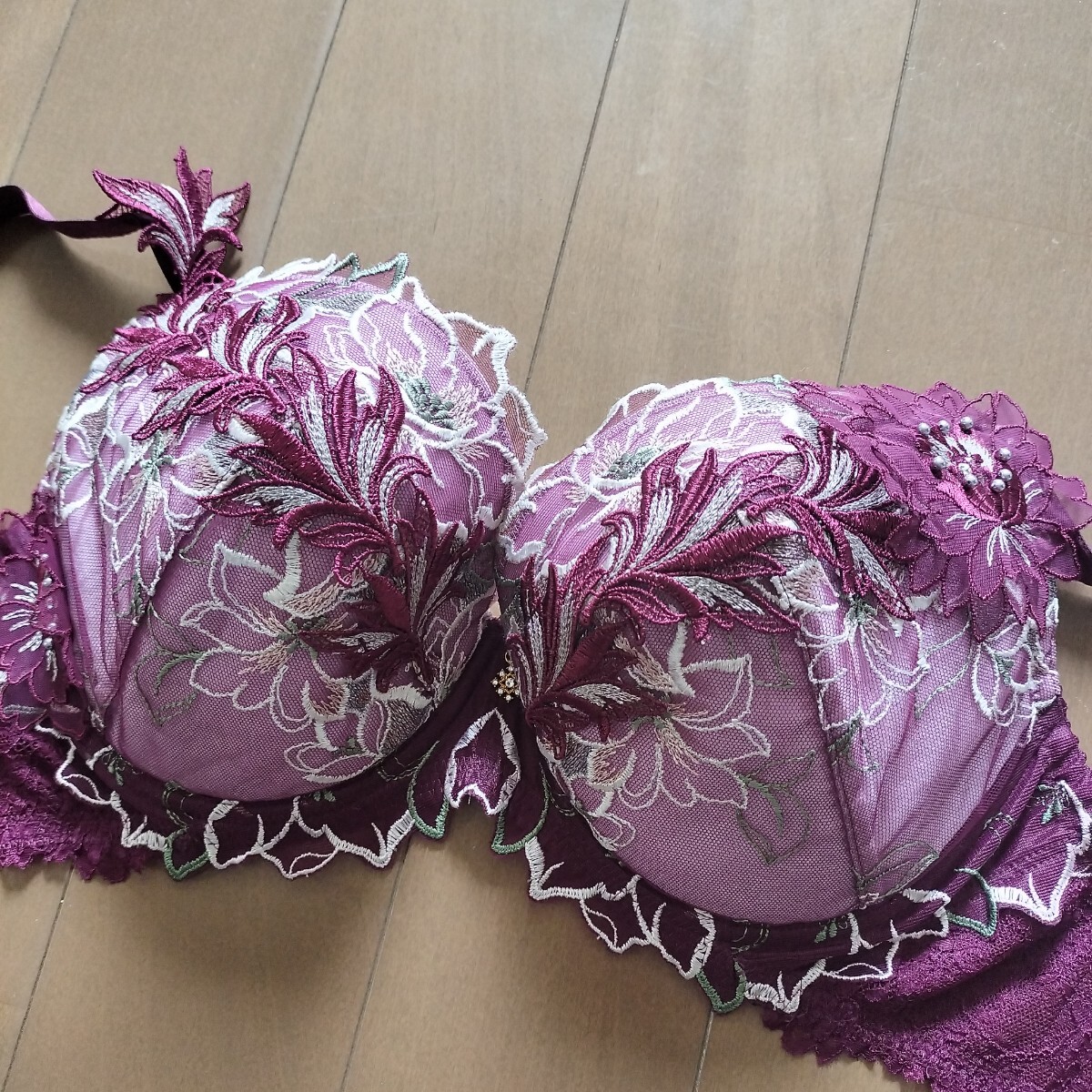 Yahoo!オークション - wacoal サルート 52 ブラ H75 新品