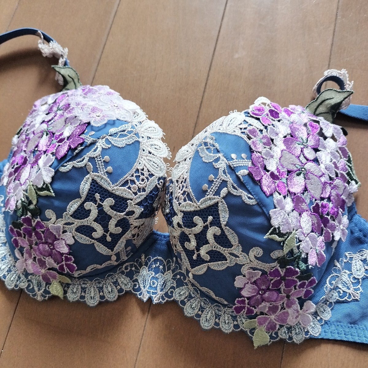 Yahoo!オークション - wacoal サルート 49 ブラ F70 新品 BU