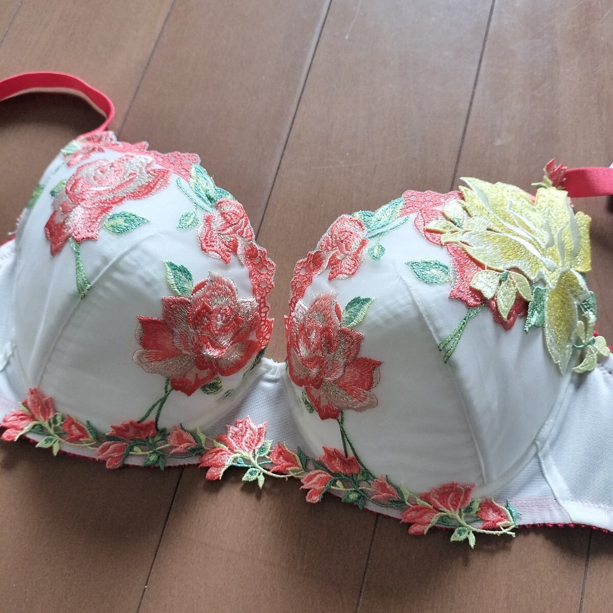 Yahoo!オークション - wacoal サルート 11 ブラ E85 新品