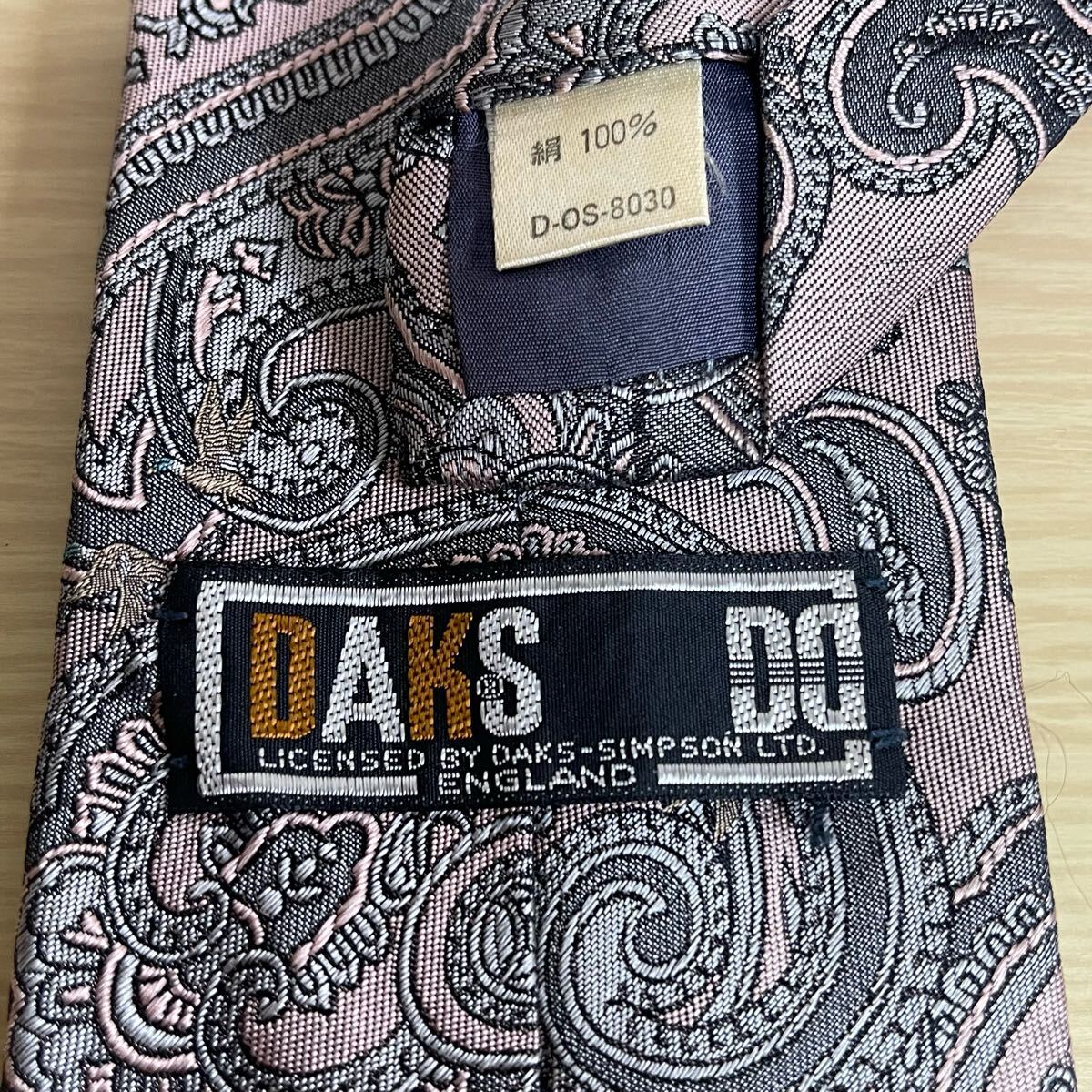Yahoo!オークション - DAKS（ダックス）薄ピンクペイズリー鳥柄ネクタ...