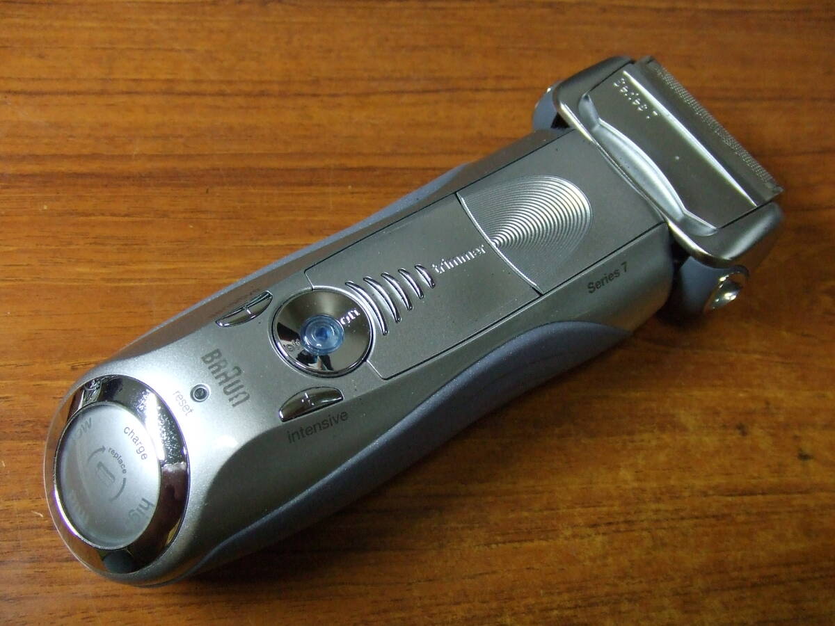 Yahoo!オークション - o12 ジャンク BRAUN メンズシェーバー ブラウン ...