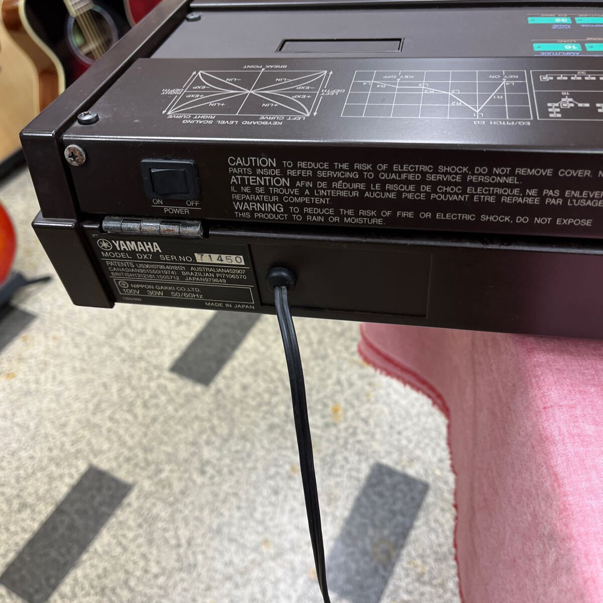 YAMAHA シンセサイザー DX7 中古 動作品 セミハードケース付 YAMAHA シンセサイザー DX7 中古 動作品 セミハードケース付