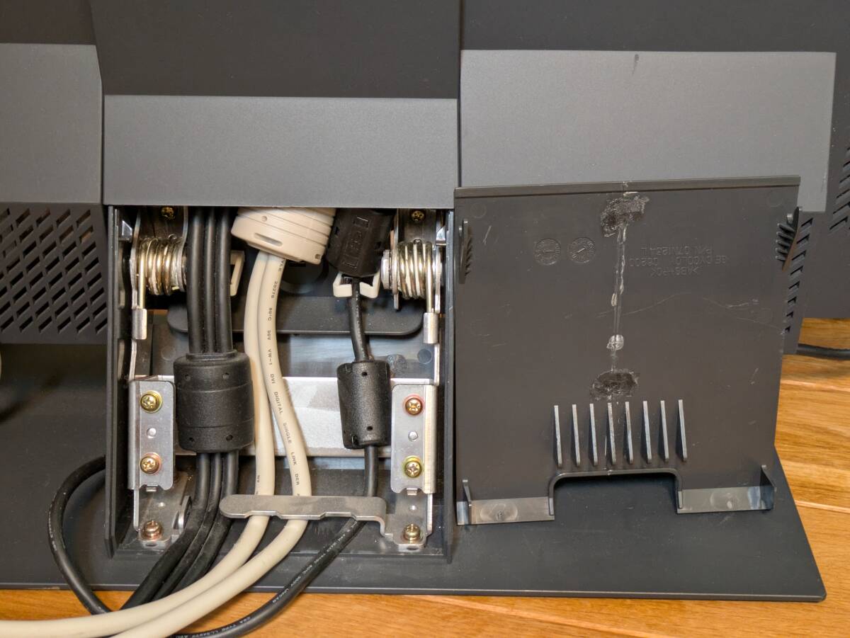 Yahoo!オークション - IBM T221 DGM 3840×2400ピクセル 22.2インチ液...