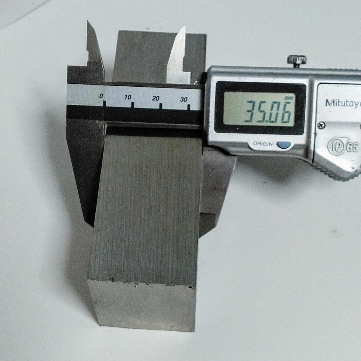 Yahoo!オークション - 材料 SUS303 35×41×105 1個