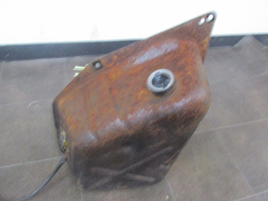 Yahoo!オークション - σホンダ フォルツァ250 MF06 純正 タンク フュ...