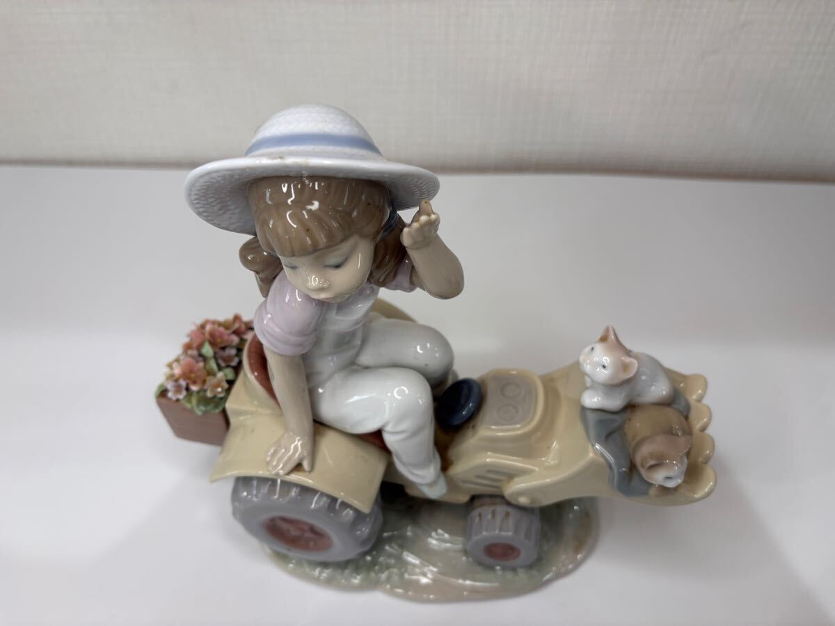 1円スタート 置物 LLADRO リヤドロ 陶器人形 少女 猫 トラクター 1円スタート 置物 LLADRO リヤドロ 陶器人形 少女 猫 トラクター
