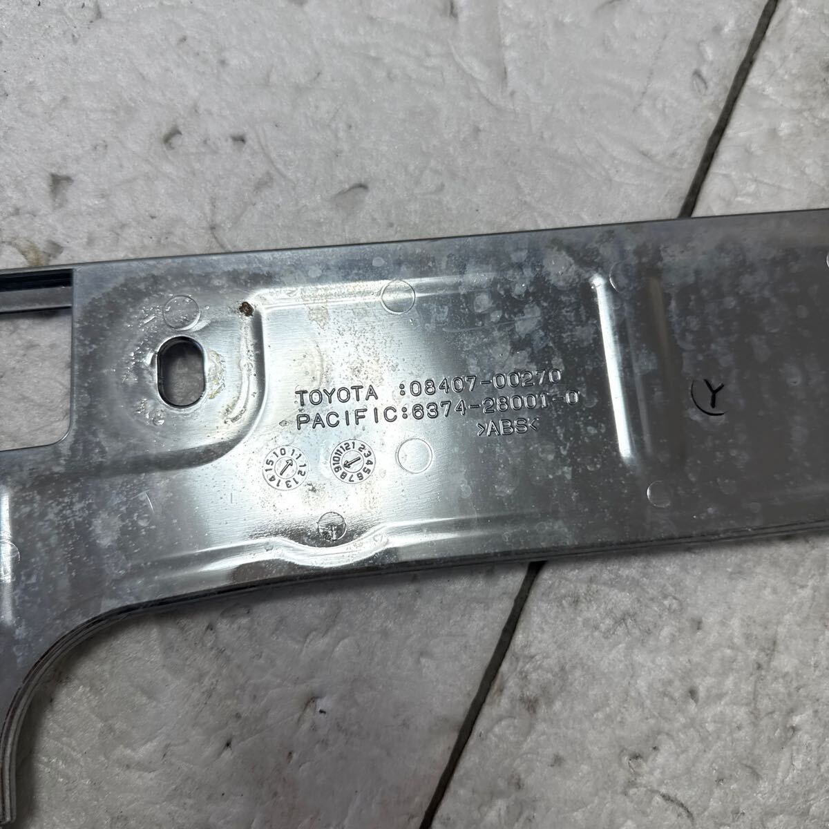 Yahoo!オークション - 87 トヨタ NHP 10 アクア ナンバーフレーム メッ...