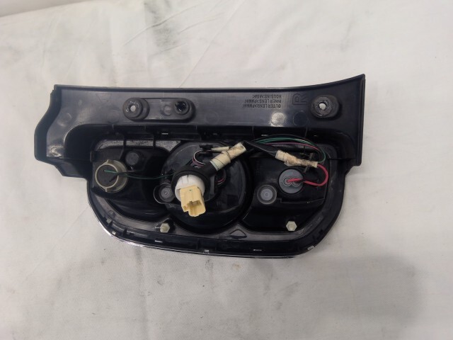 Yahoo!オークション - ハスラー DBA-MR31S 右テールランプ X A7M 35650...