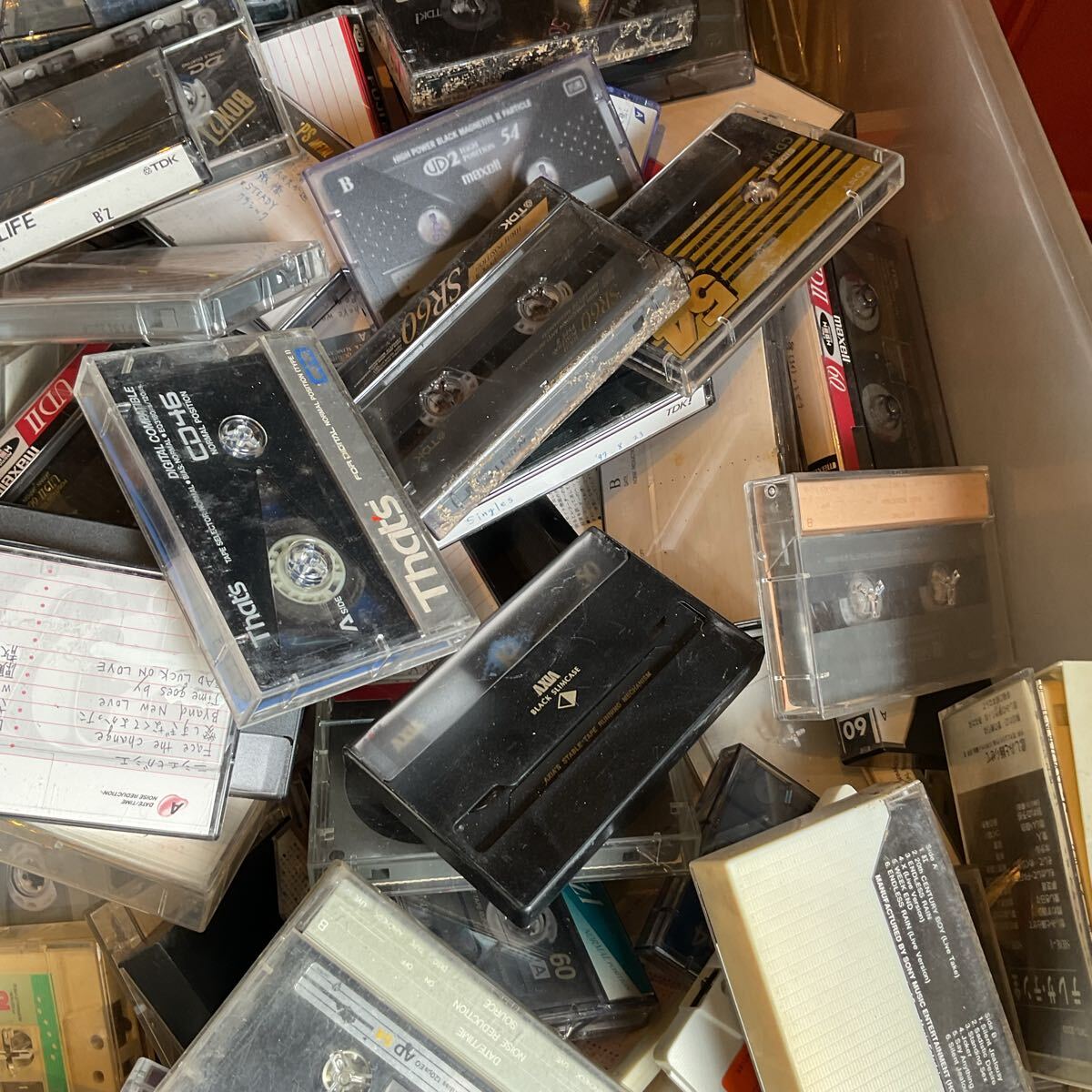 Yahoo!オークション - カセットテープ 大量まとめ売り 約24kg 140サイ...