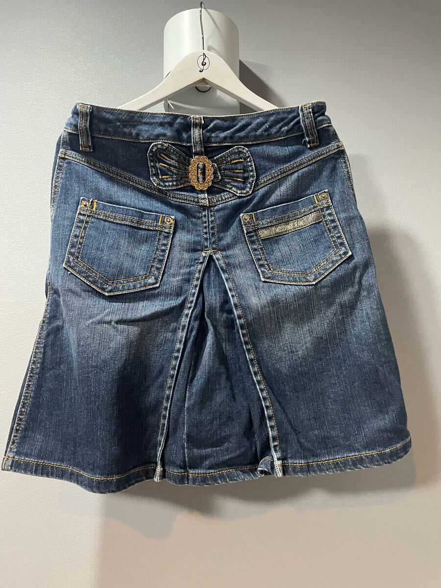 モスキーノMOSCHINOジーンズデニムスカート青レディースロゴ(Mサイズ)｜売買されたオークション情報、yahooの商品情報をアーカイブ公開 - オークファン（aucfan.com）