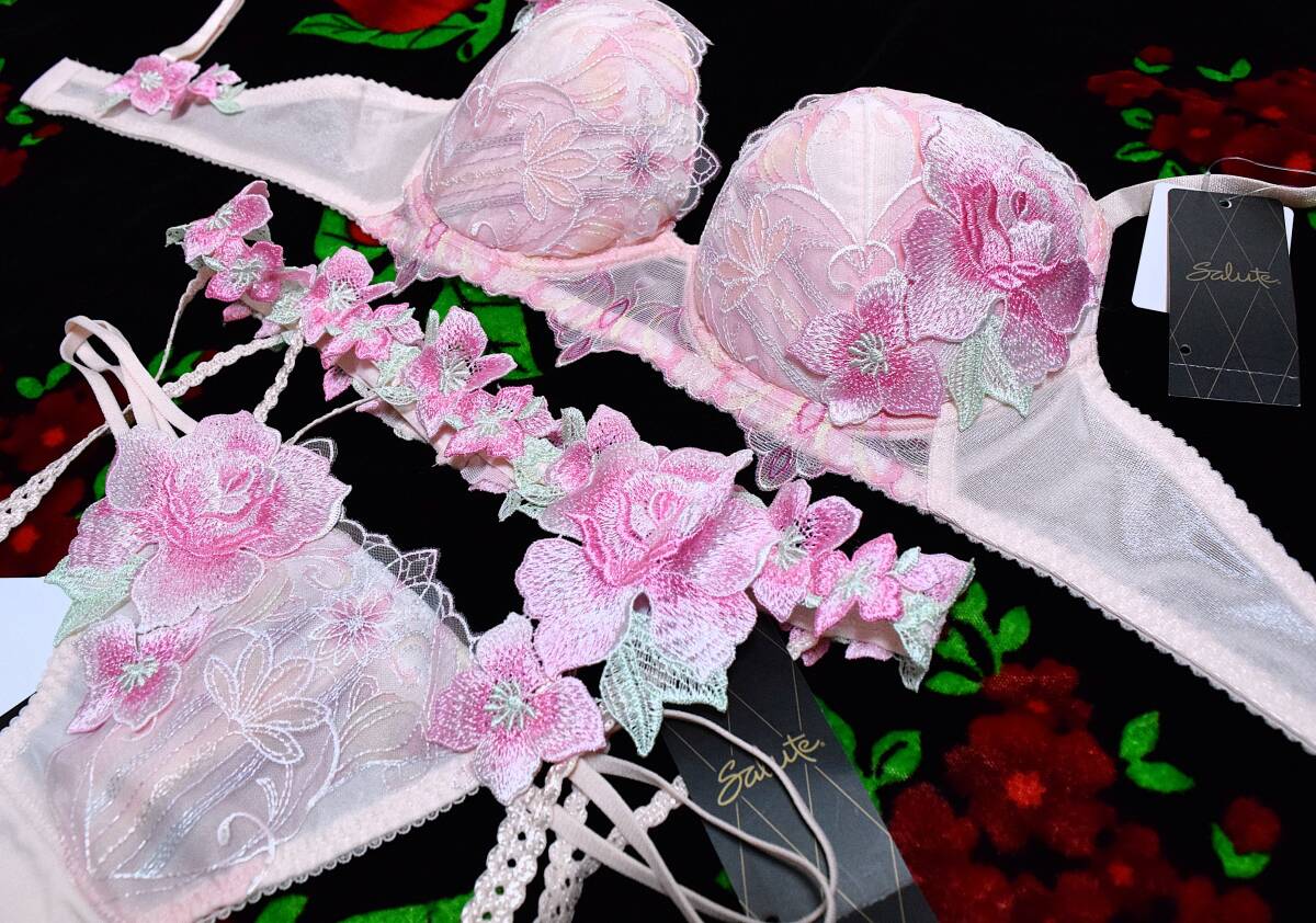 Yahoo!オークション - 新品・タグ付き ワコール サルート 61G・サイ...