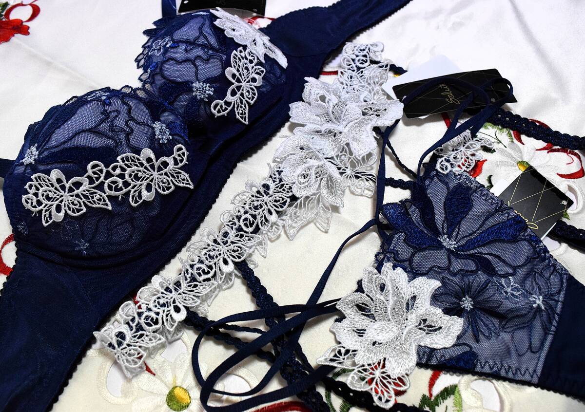 Yahoo!オークション - 新品・タグ付き ワコール サルート 96G・プラ...