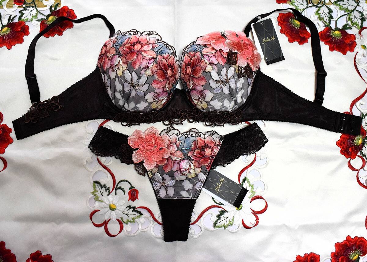 Yahoo!オークション - 新品・タグ付き ワコール サルート 63G・チリ...