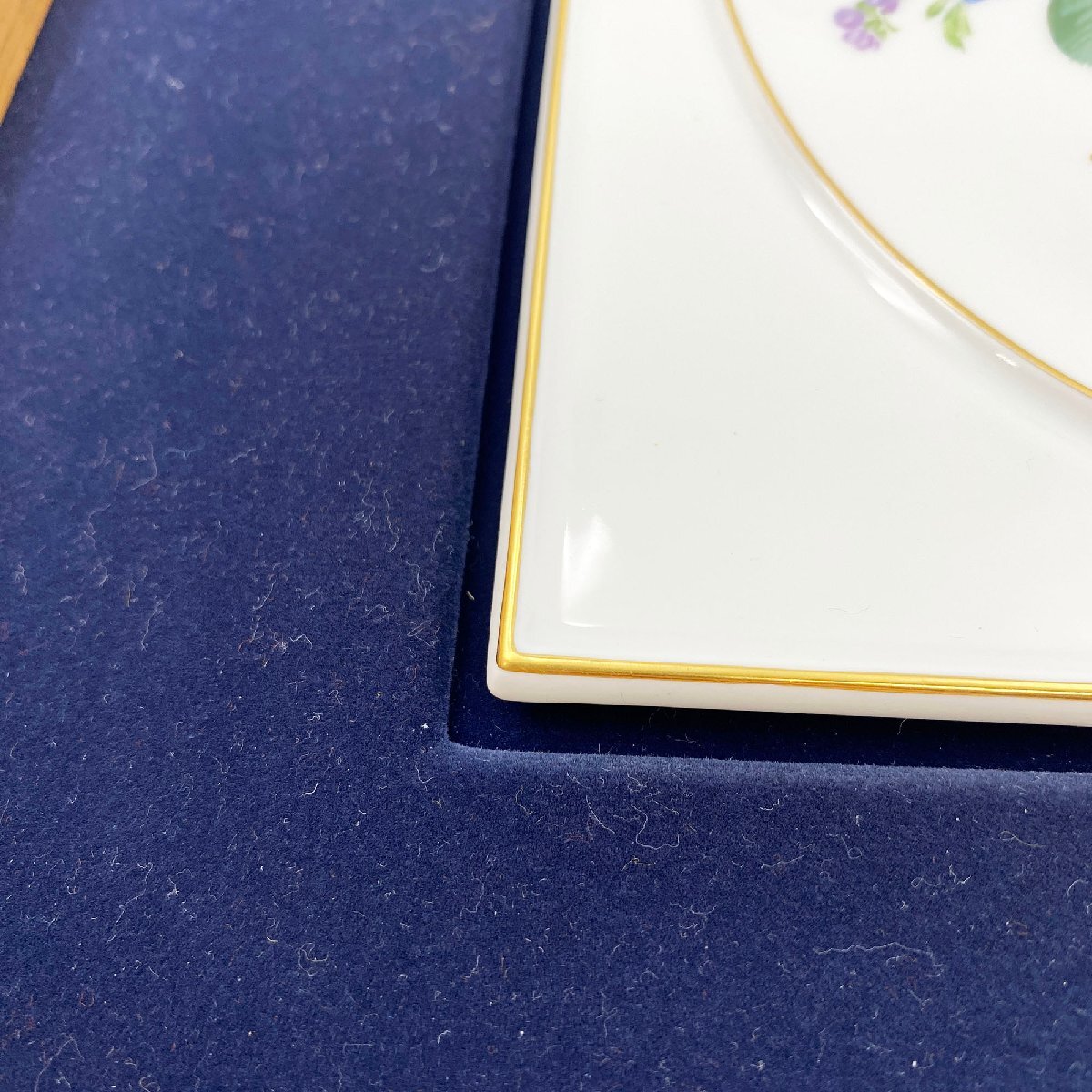 Meissen マイセン 花とブドウ (53943/242510) 陶板画 プラーク Meissen マイセン 花とブドウ (53943/242510) 陶板画 プラーク