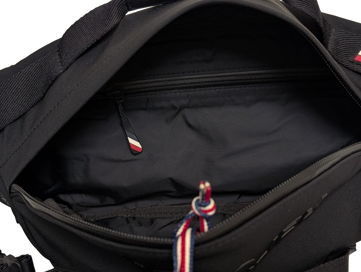 定価11.8万 新品 MONCLER GRENOBLE モンクレールグルノーブル 定価11.8万 新品 MONCLER GRENOBLE モンクレールグルノーブル